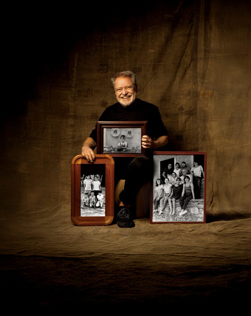 João Caetano lança disco "Mil Voltas" no Teatro Goiânia - Diário da ...
