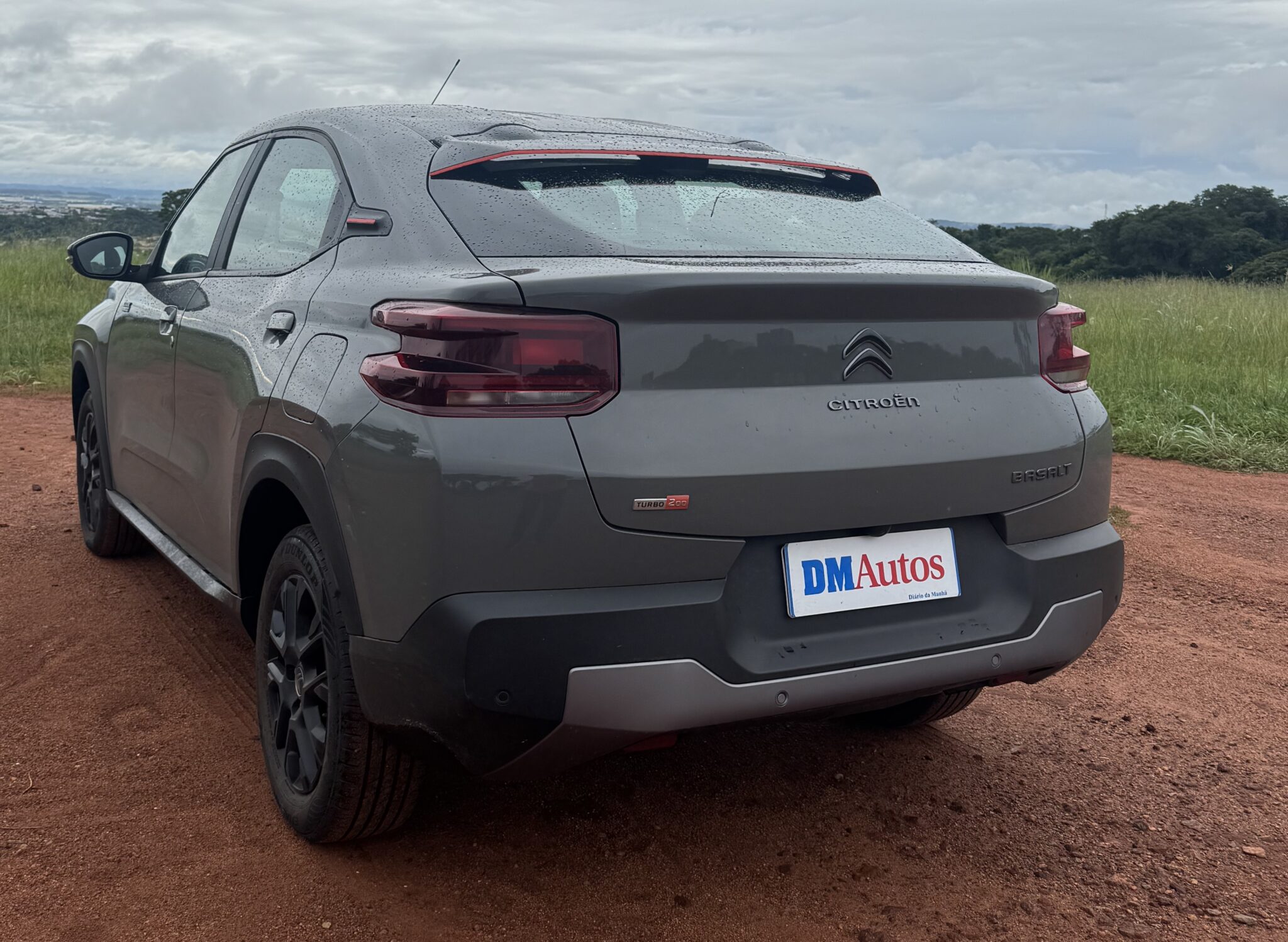 Teste: Citroën Basalt Dark Edition 2026 agrada em muito na proposta ...